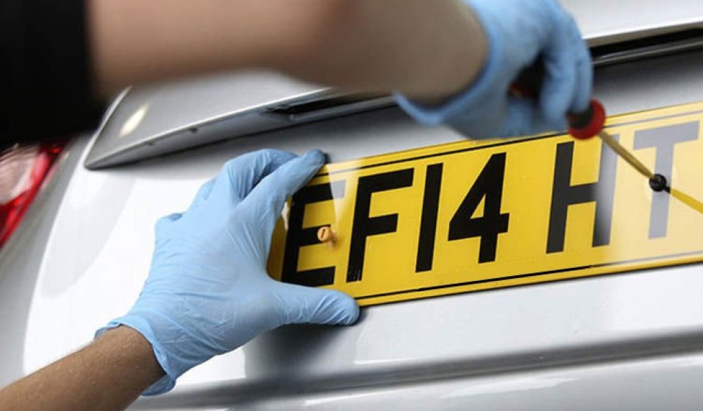 Three Tips for Fitting New Number Plates | The Private Plate Company